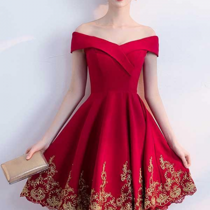 A-line Off The Shoulder Red Homecoming Dresses With Lace Applique on Luulla